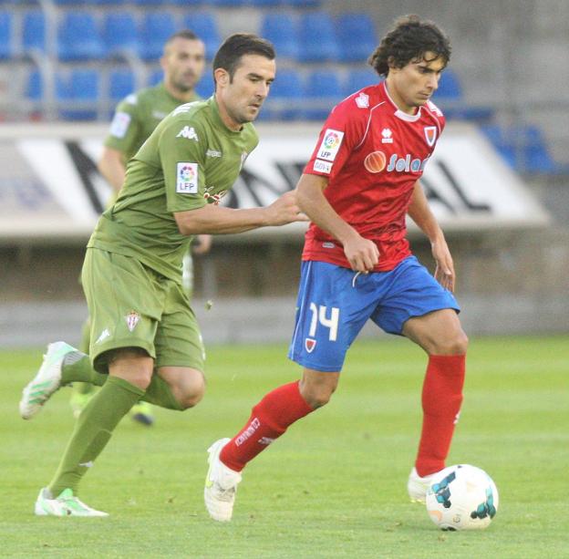 Víctor Andrés, segundo mediocentro para el Calahorra | La Rioja