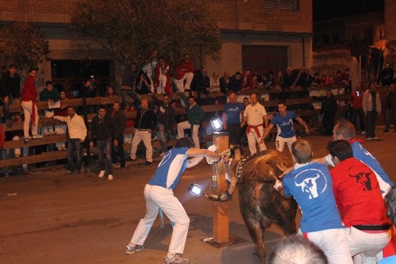 El toro embolado, tradicional | La Rioja